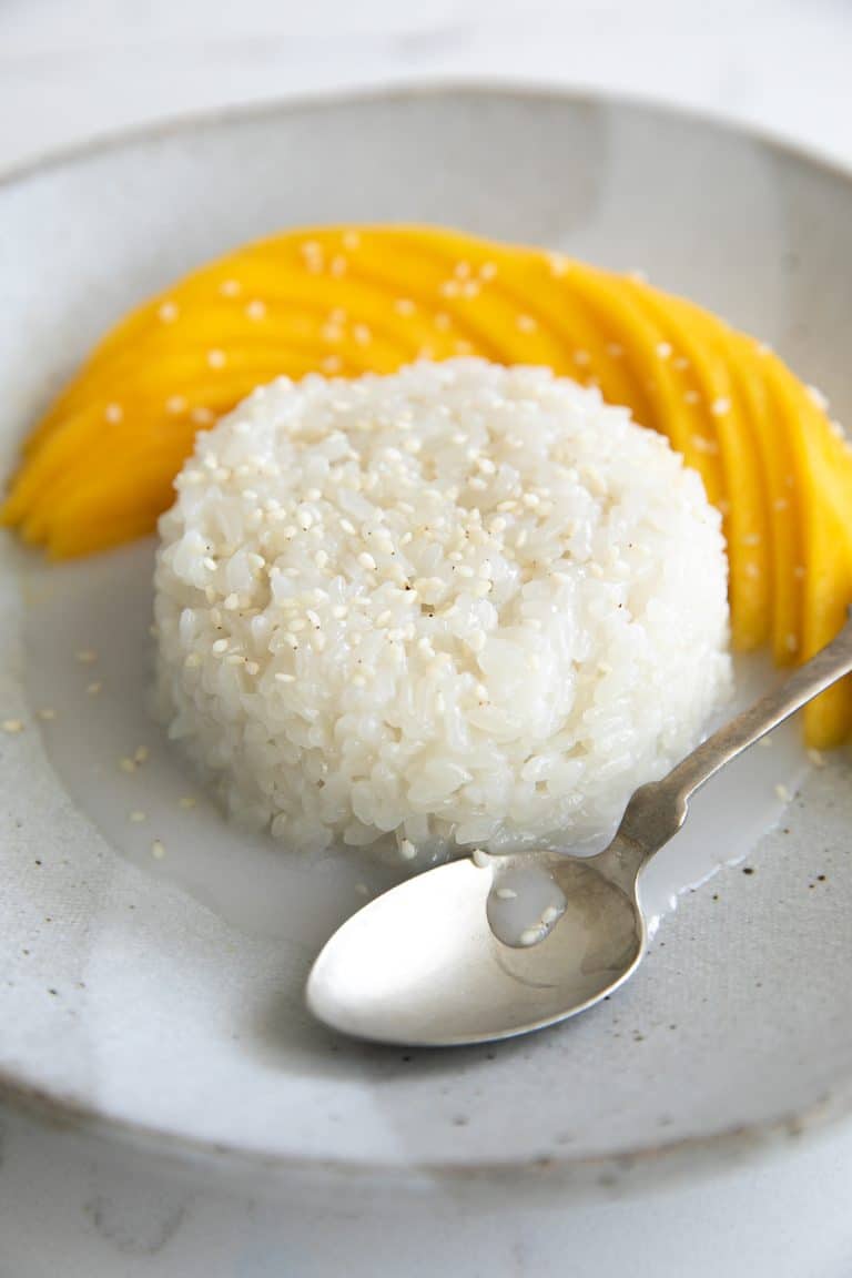 Thai Mango Sticky Rice Recipe (Khao Niaow Ma Muang) - The Forked Spoon