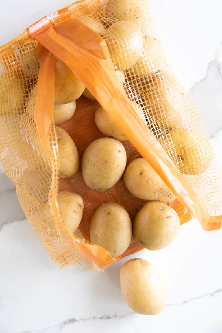 Garlic Butter Boiled Potatoes (How to Boil Potatoes) - The Forked Spoon